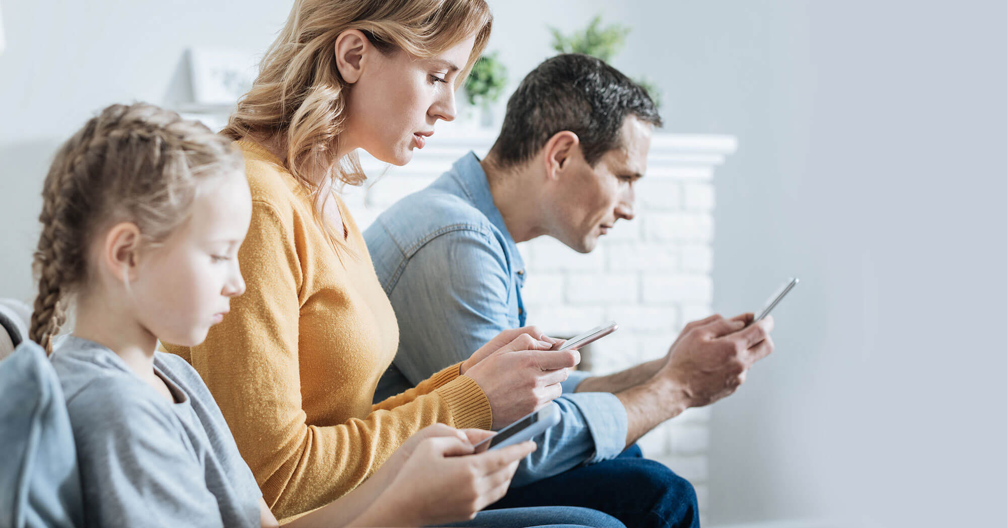 Are You a Tech Distracted Parent? Here’s What to Do About It